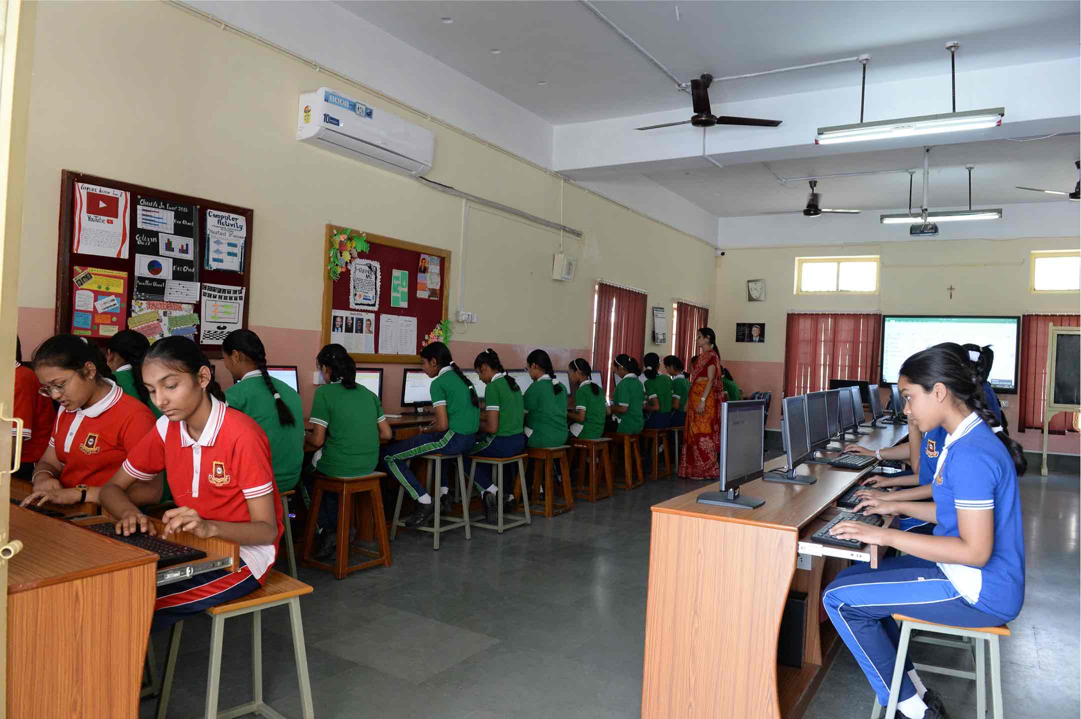 COMPUTER LAB (DJB) 3 – Sophia Senior Secondary School
