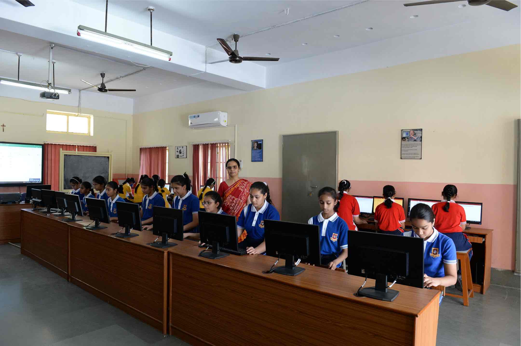 COMPUTER LAB (DJB)2 – Sophia Senior Secondary School