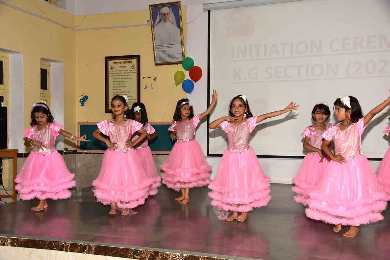 KG DANCE SNAP – Sophia Senior Secondary School