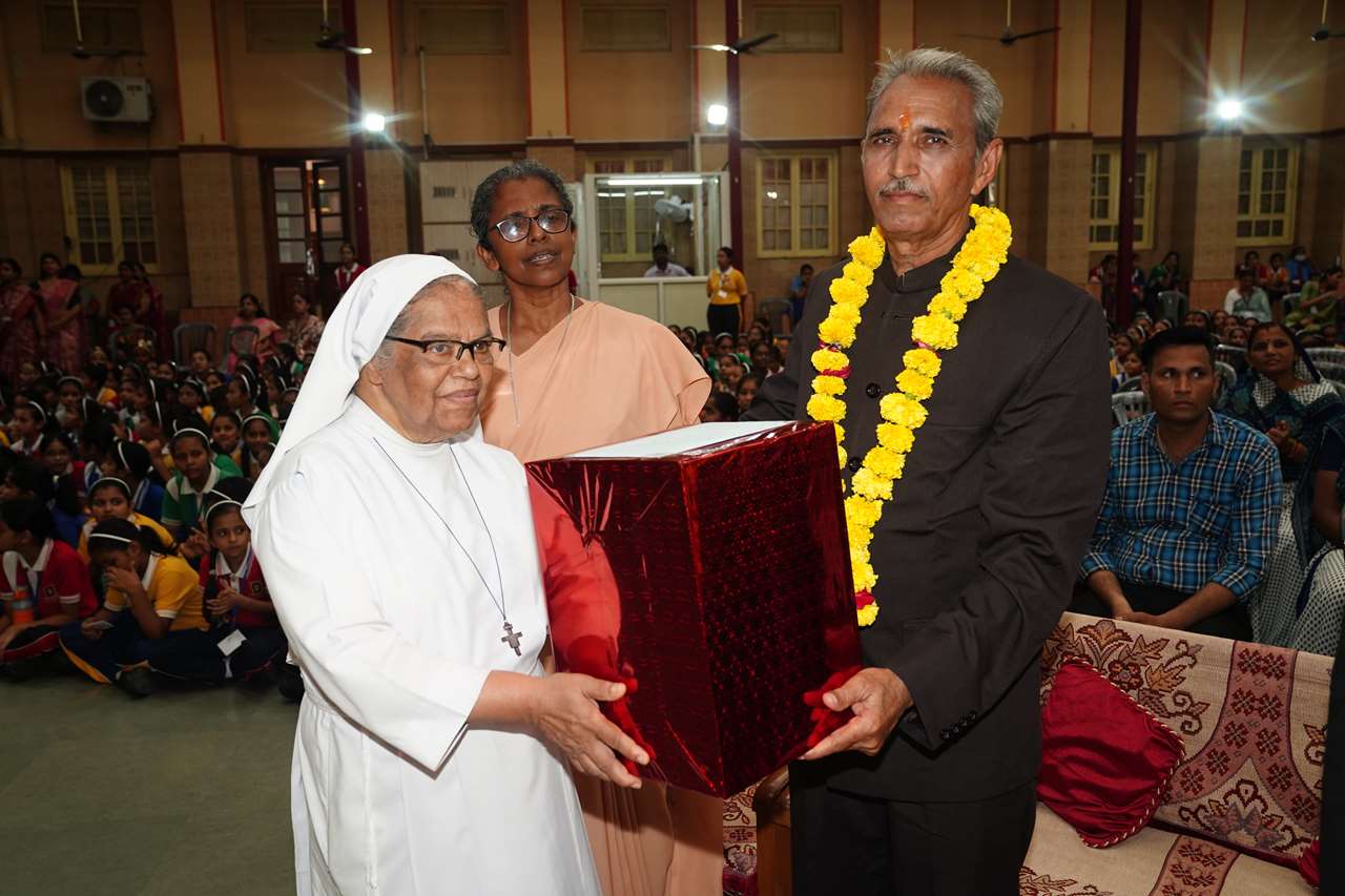 Retirement Function of Shri Harilal ji and Shri Sua Lal Ji (14 ...